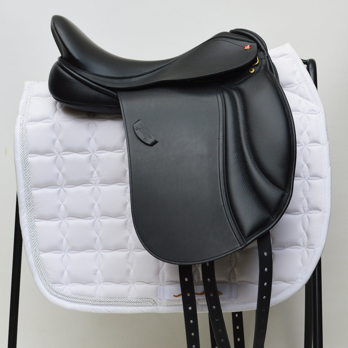 Albion K2 Dressage Saddle - 16.5" MW (Adjusta Model) Black (SKU421) NE ...