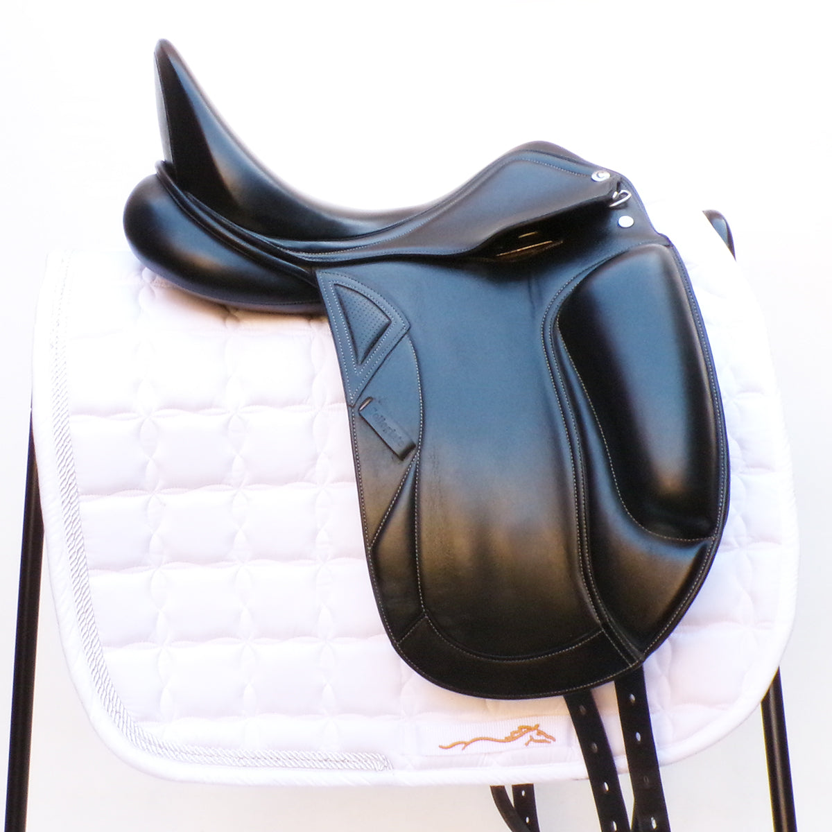 Collegiate Integrity Monoflap Dressage Saddle, Adjustable, 17", Black ...