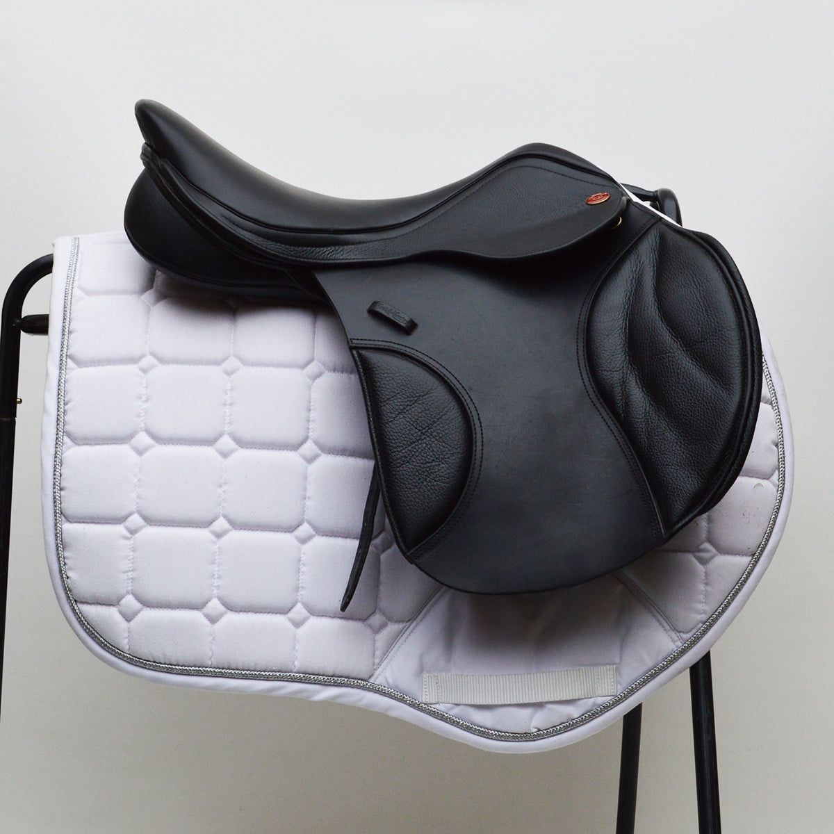 Kent & Masters S-Series Jump Saddle (MJJ) (adjustable), 17.5" Black (S ...